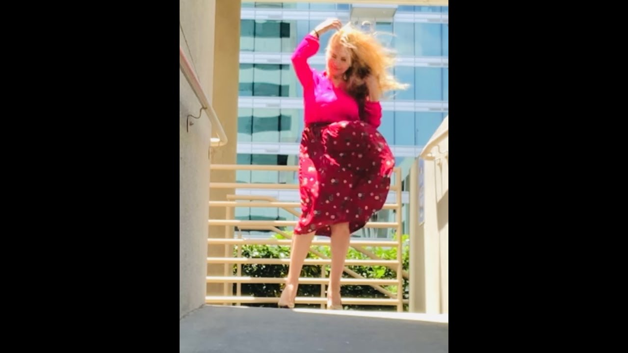 Windy skirt - YouTube