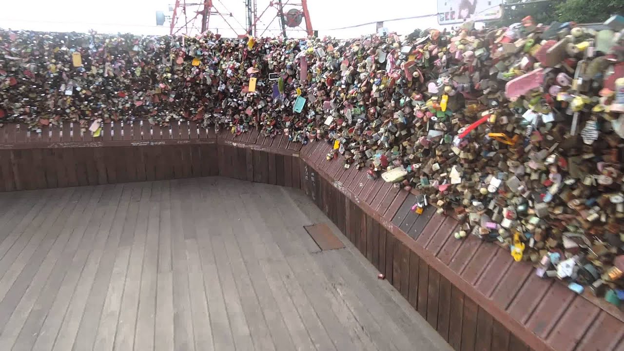 N Seoul Tower, tour of the love locks - YouTube