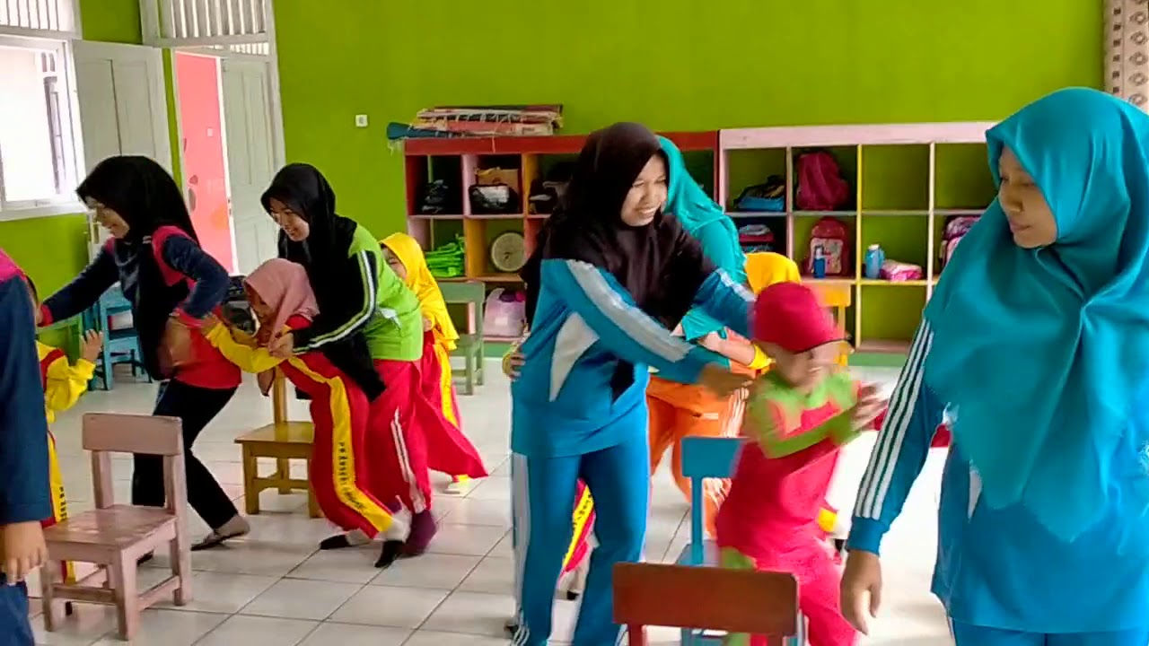 Guru TK beserta Murid yang Kompak - YouTube