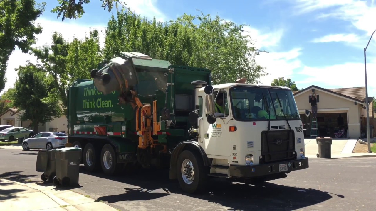 “SpeedRacer” Operating a Labrie Automizer - YouTube