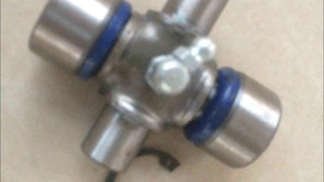 Gypsy Universal joint cross replacement of propeller shaft Maruti Gypsy ...