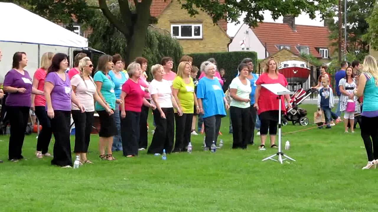 Withams Big Sing...Maldon Carnival...Lovely Day. - YouTube