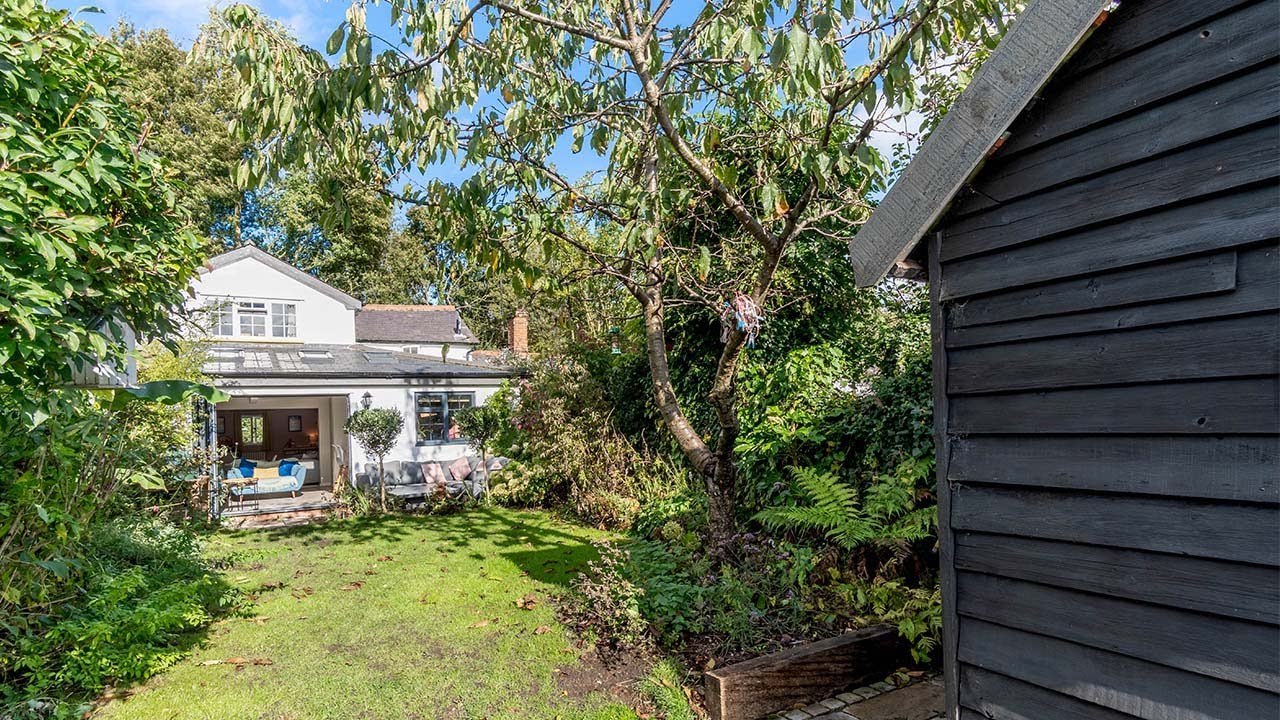 Mallows Green Road, Manuden - Video Walkthrough - YouTube