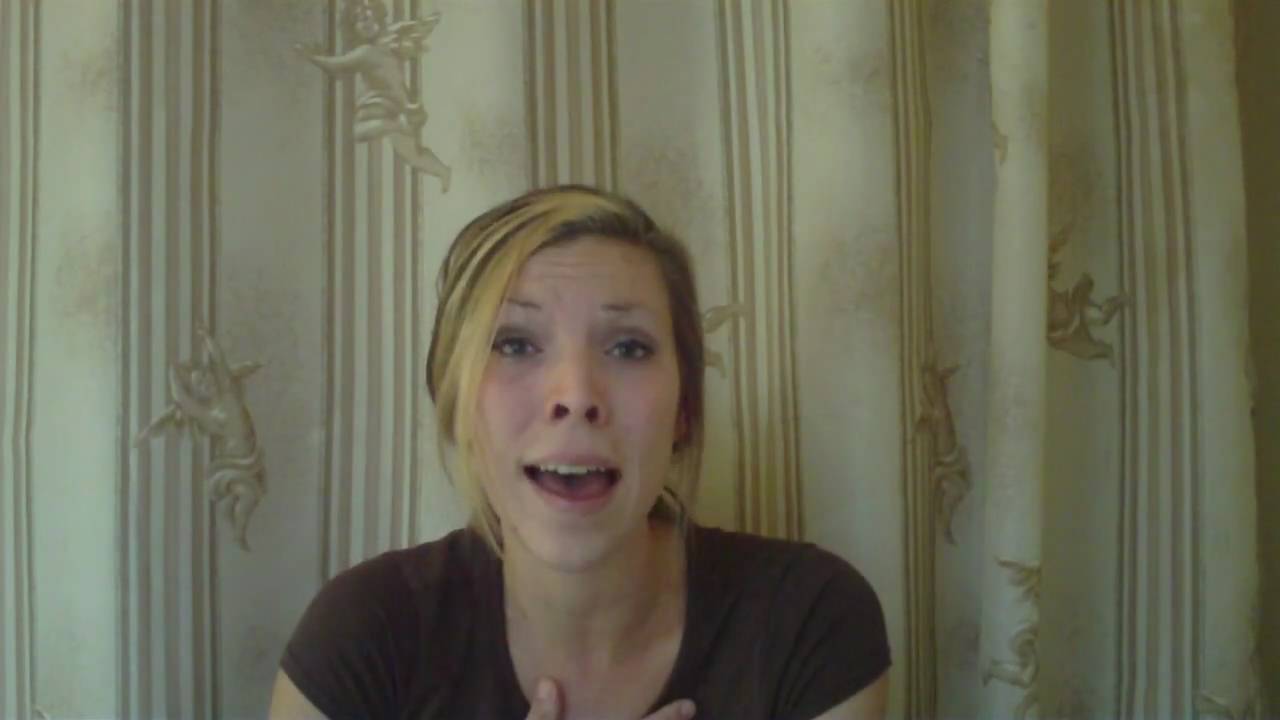 Laura singing "The National Anthem" accapella - YouTube