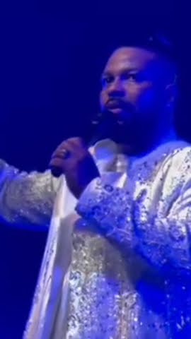 Mesage de Mac D. pour Haïti pendant le concert du groupe Harmonik au ...