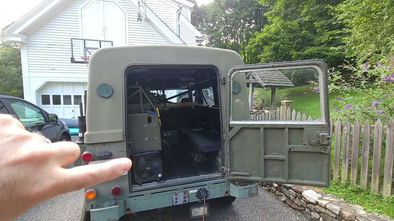 Military Radio Installation in Land Rover Defender Tithonus - YouTube