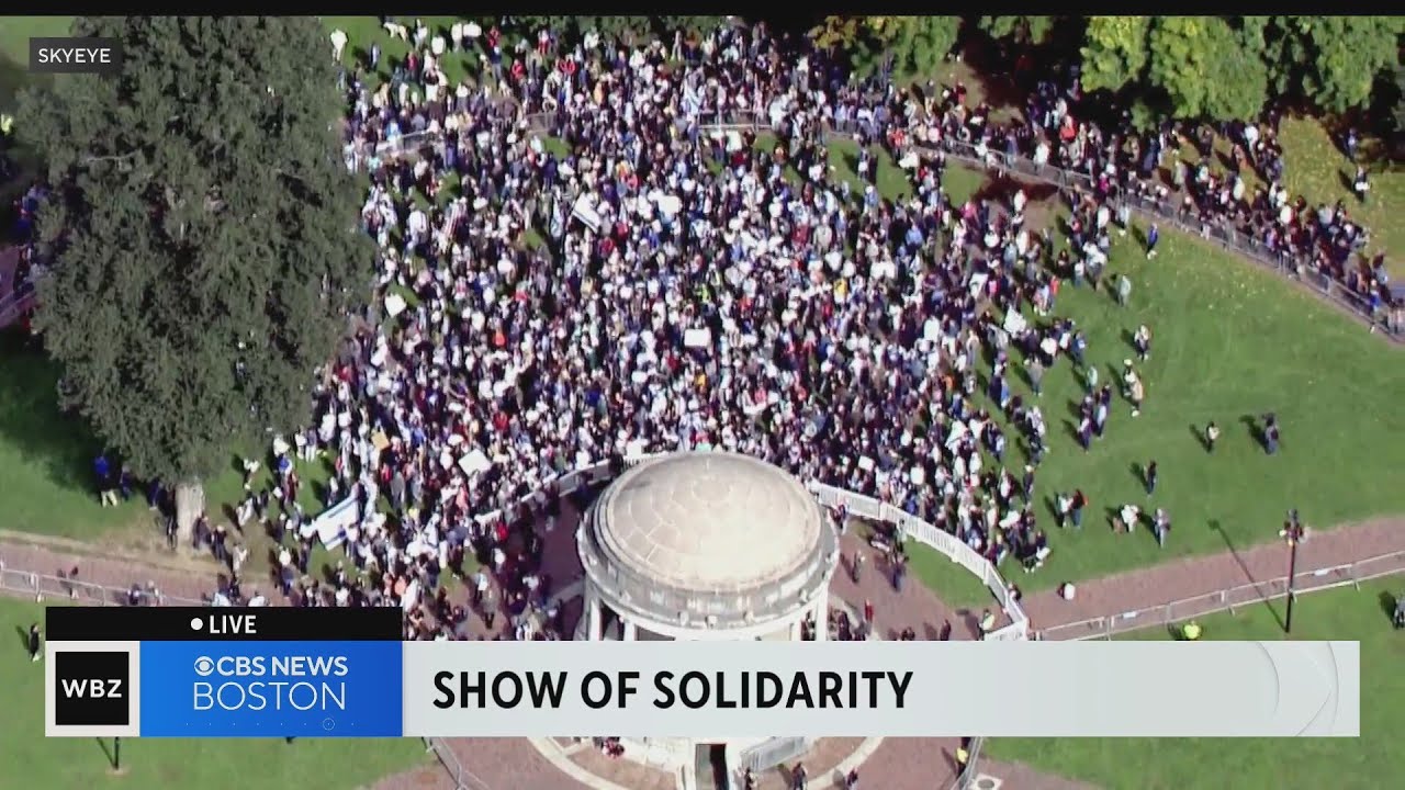 People stand in solidarity with Israel at rally on Boston Common - YouTube