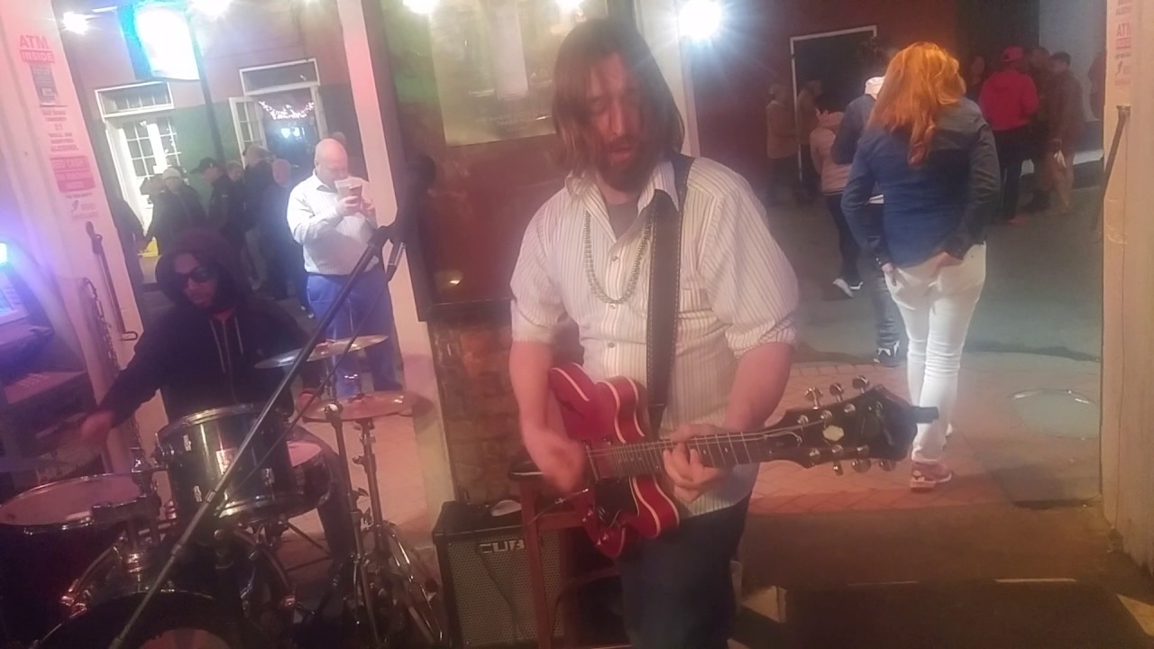 Gregg Perry Jamming on Bourbon Street - YouTube