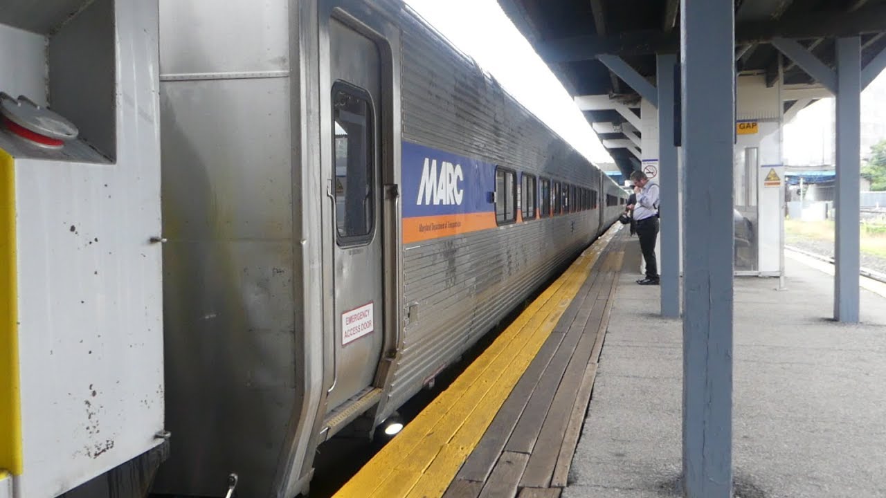 Hunterspoint Ave: MTA LIRR/MARC Passenger Car with Amtrak Amfleet Cars ...