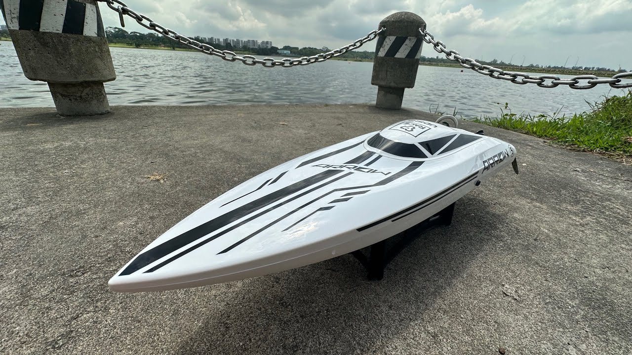 UDI005 Arrow @ Rower’s Bay - YouTube