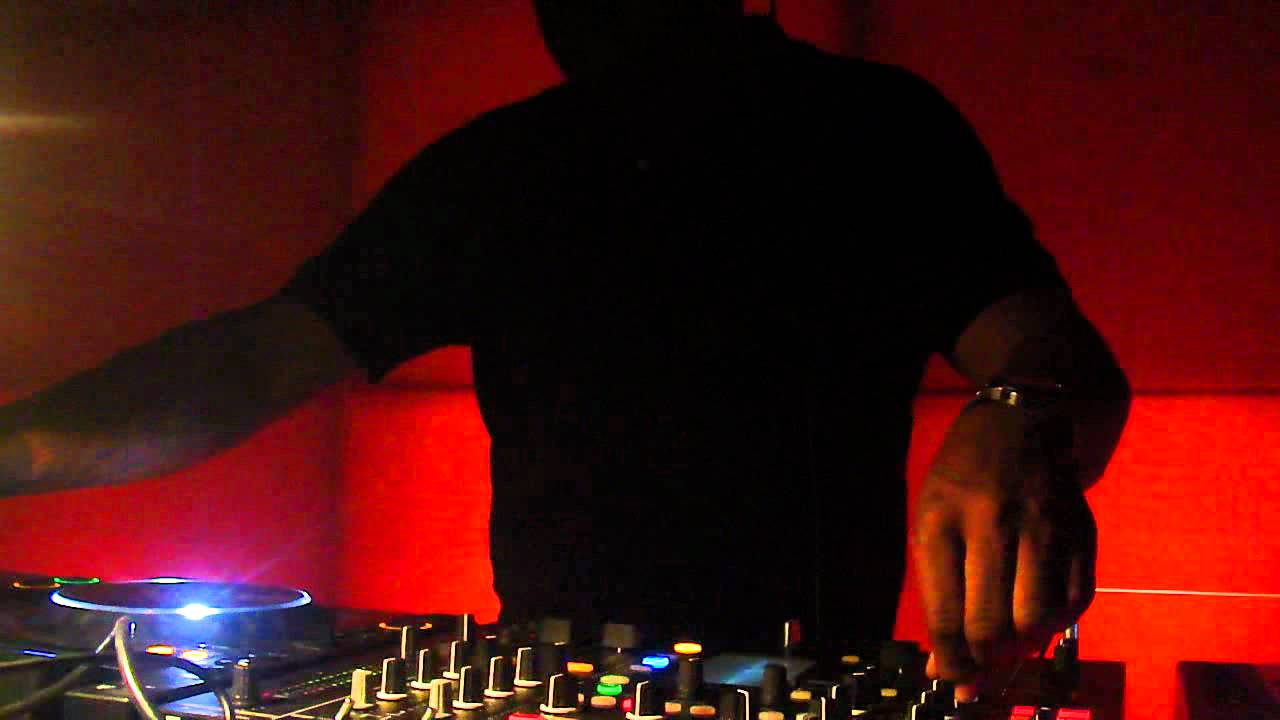 "CLASSIC IS YOUR FRIEND!" - DERRICK CARTER (US) - YouTube