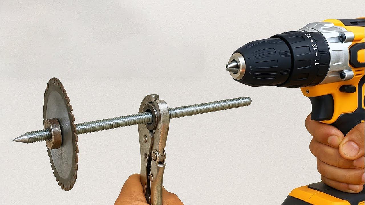 Genius DIY Invention! Make Your Own Excavator From an Old Saw Blade - YouTube