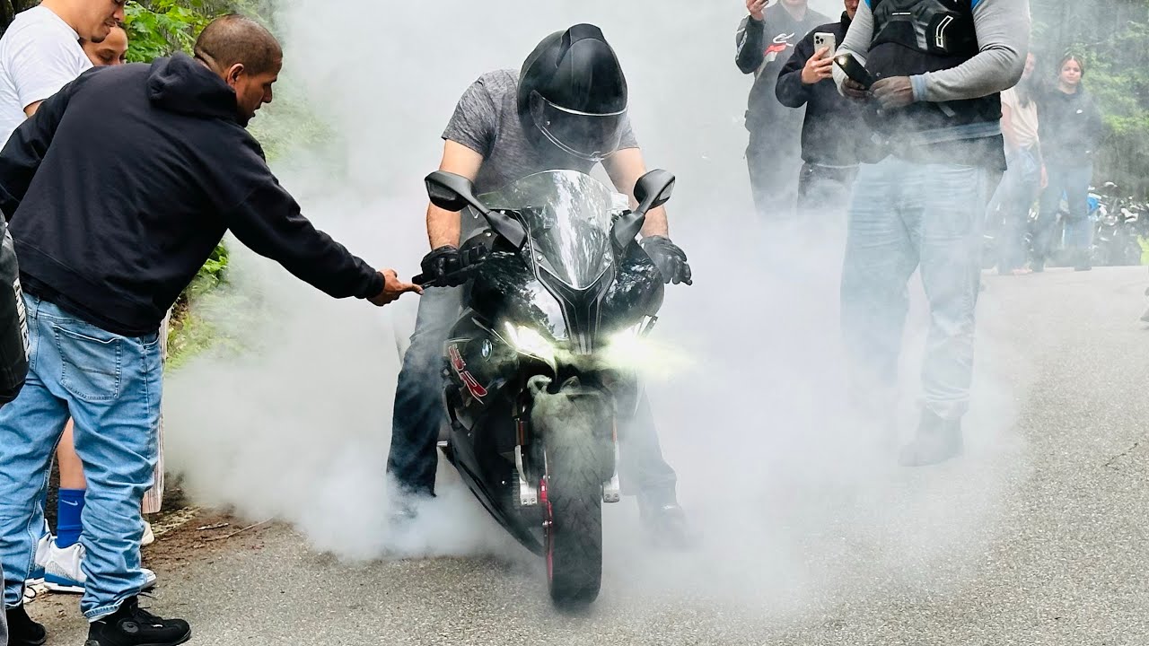 Insane burnout 💨💨💨 - YouTube