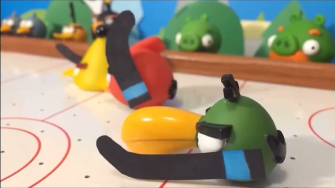 Angry Birds and Teletubbies! - Birds vs Pigs before Xmas in a Xmas ...