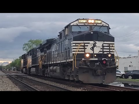 NS 4573 leads a powermove into Lamberts Point yard to pick up an outbound - YouTube