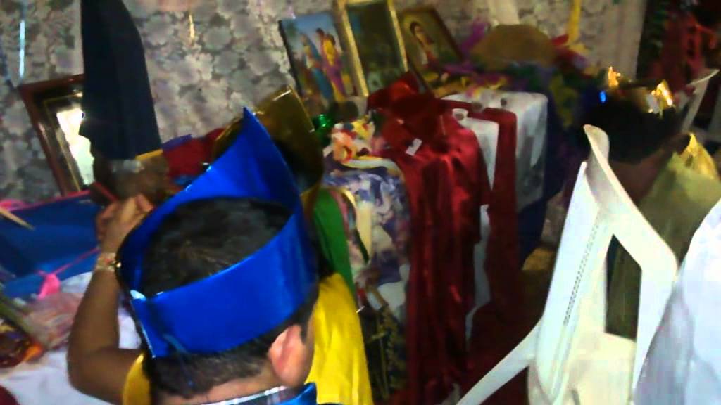 VTS 21 1VIDEO TS ciganos matando vacas p festa de rei do capão da onça ...