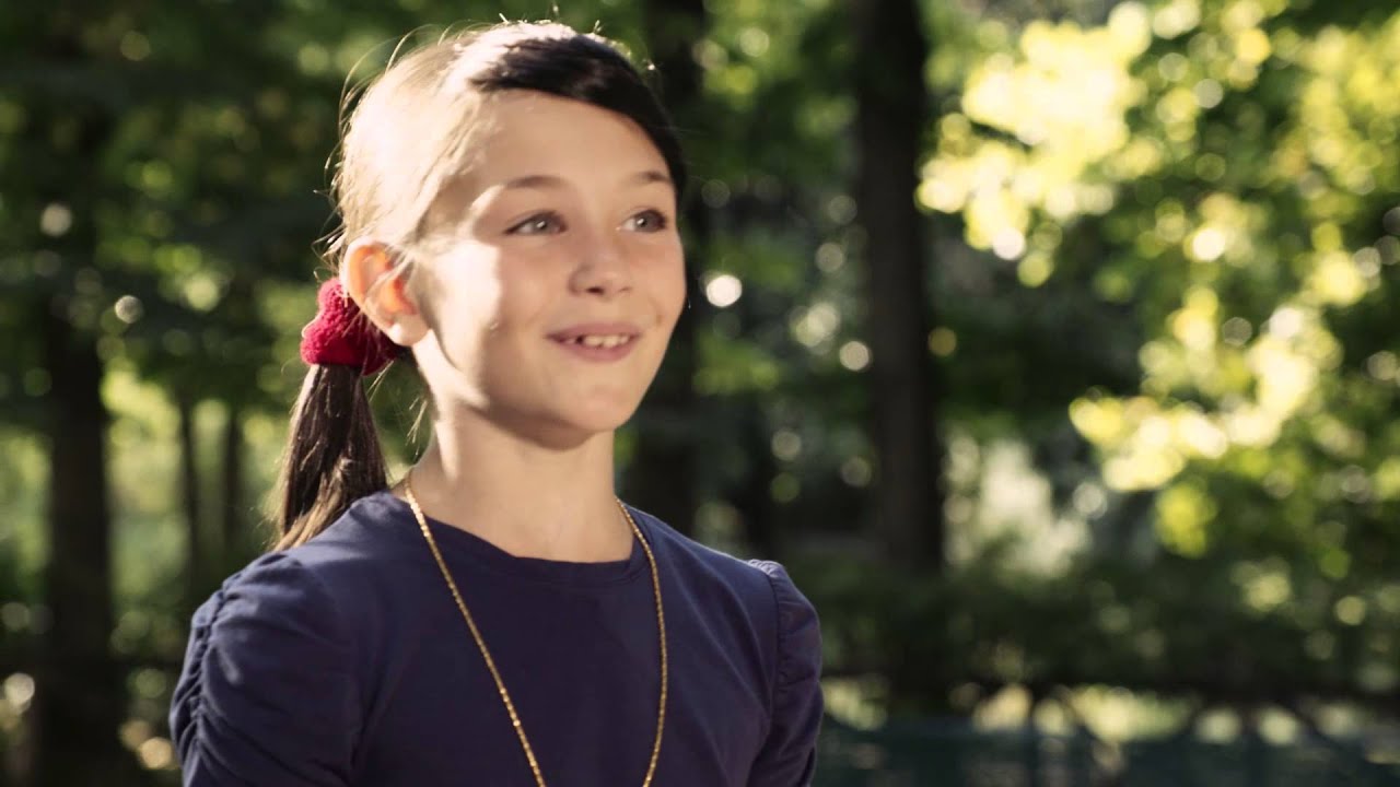 Campagna tv, web e outdoor per il back to school di Frisbee e K2 - YouTube