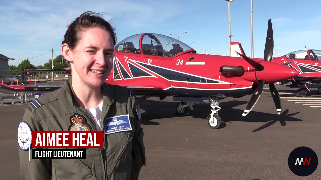 RAAF Roulettes in MIldura - YouTube