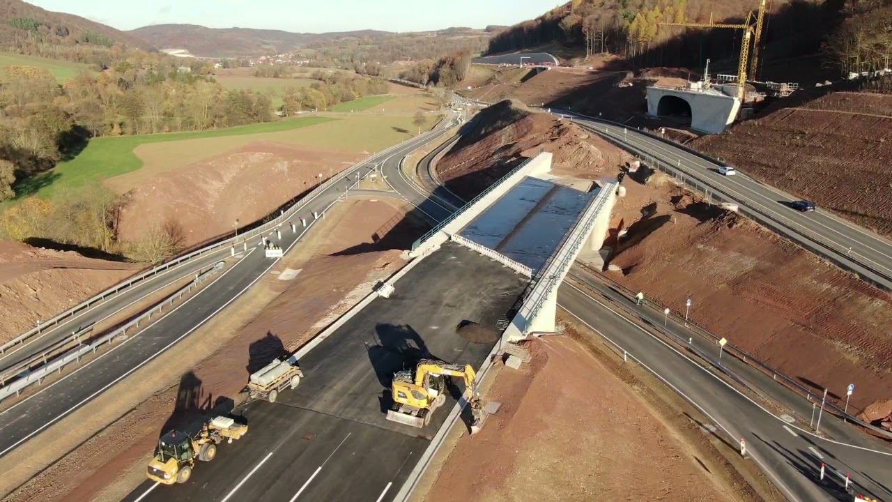 Moin....Moin hier ein kleines Video von der neuen A44 von Kassel nach ...