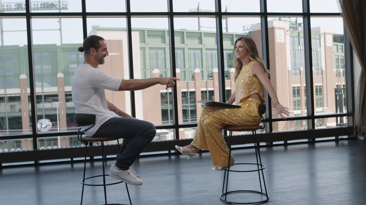 Aaron Rodgers and Erin Andrews 2022 - YouTube