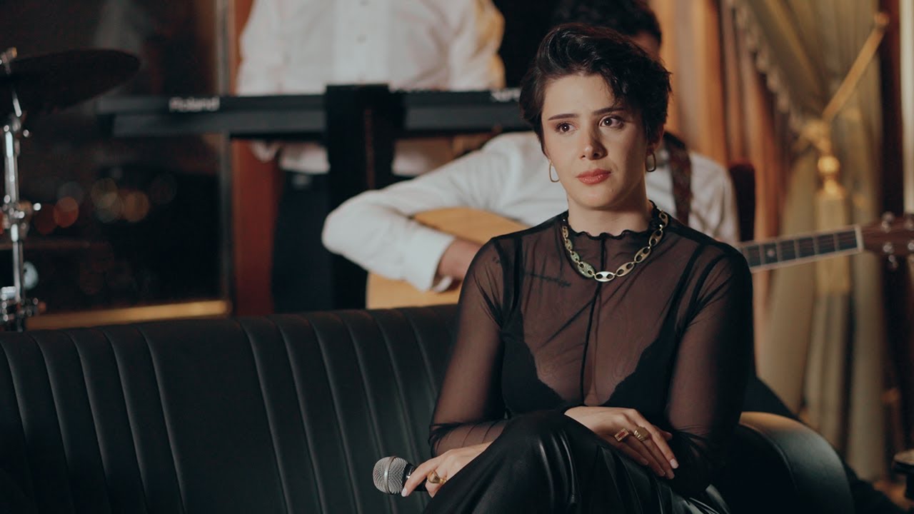 Hande Mehan - Bir Yol Var (Akustik) - YouTube