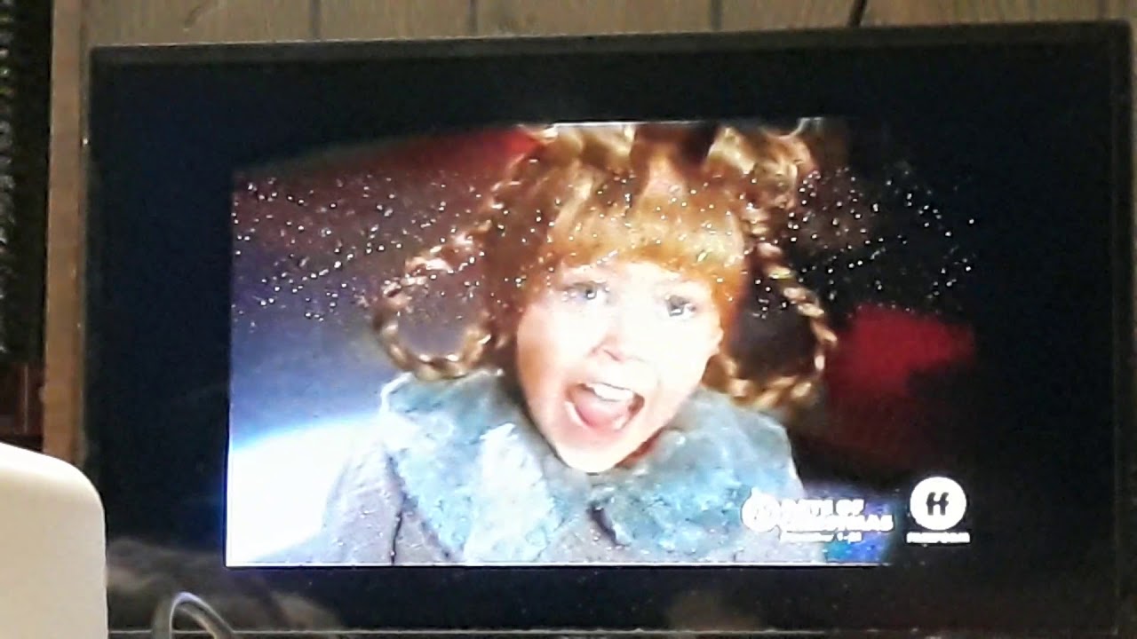 How the Grinch Stole Christmas (live-action movie): Funny Back Room in ...