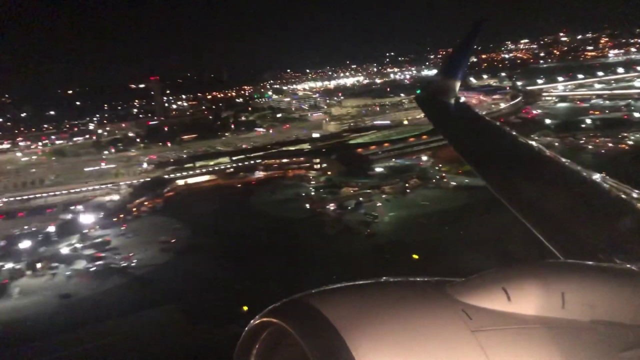 United 737-900 Amazing New York City NYC Takeoff - Amazing Night Time ...