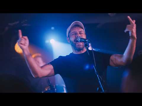 Pavel Čadek feat Xindl X - KAŽDEJ MÁ NÁZOR (live 2025)