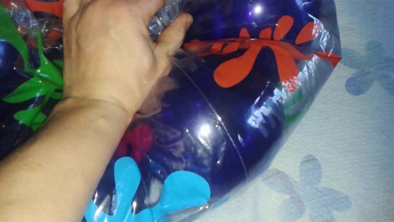 Balloons with the ball deflating - YouTube