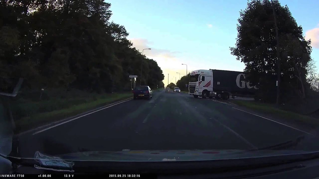 Hazard Perception & Forward Planning - Lorry Turning - YouTube