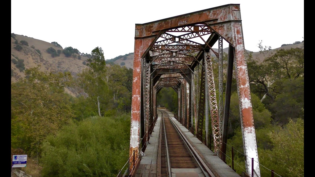 NILES CANYON RAILWAYS rolling across 1906 built Alameda Creek truss ...