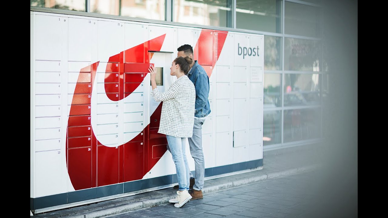 Comment envoyer un paquet via un distrubuteur de paquet ? - YouTube