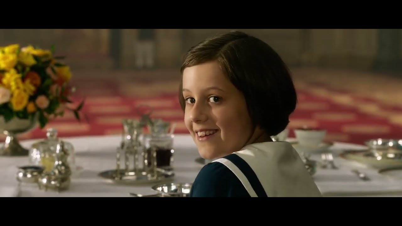 THE BFG | The BFG meets the Queen - YouTube