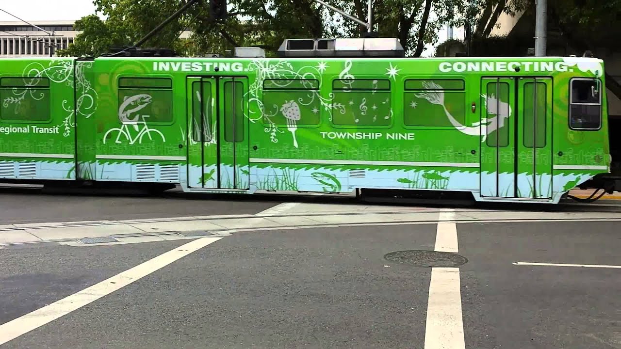 SACRT Green Line Train Crossing H Street Downtown - YouTube