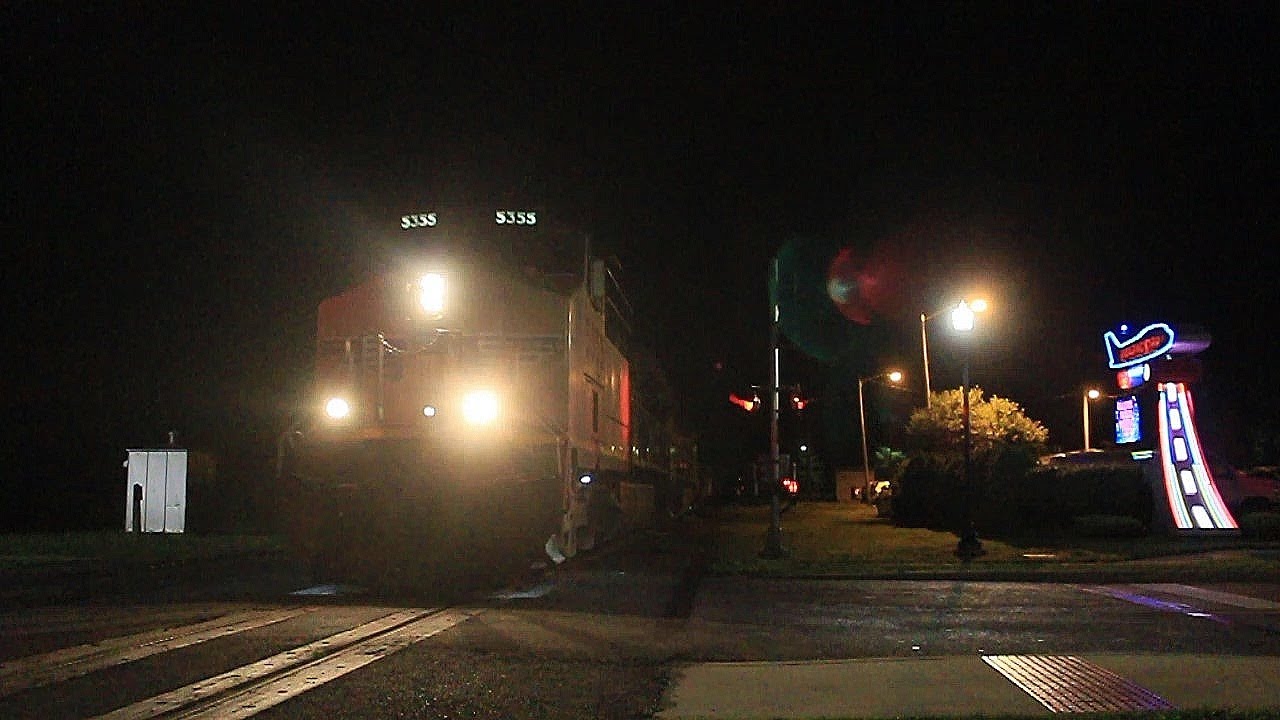 7/14/21: UP ES44AC #5355 & AC4460CW #6959 head north @ Romulus w/ CSX ...