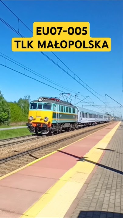 Miły mechu EU07-005💛💚 #kolej #train #eu07 #rp1 #pkp #trainspotting #pociąg #railway #rail # ...