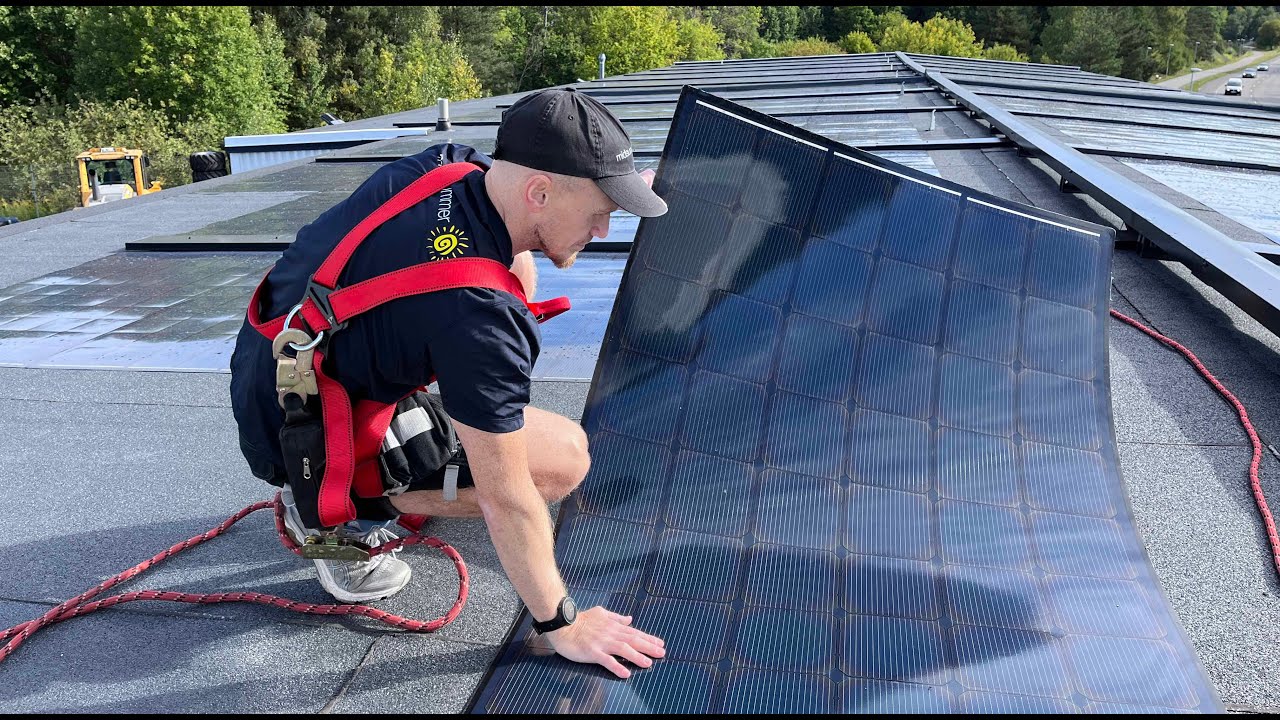 Installation av solcellspaneler - Midsummer Bold - YouTube