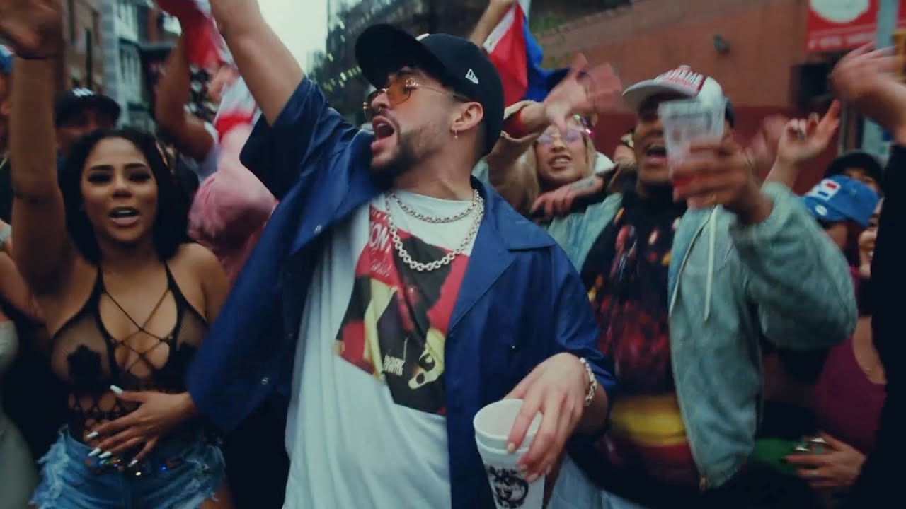 Bad Bunny "Me Fui De Vacaciones" (Video Musical) - YouTube