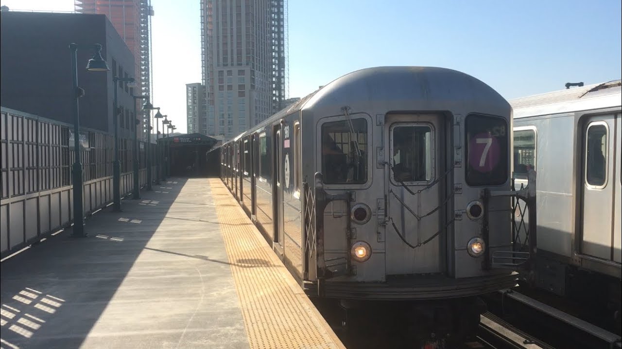 IRT Flushing Line: Manhattan and Flushing bound (7) Trains @ Court ...