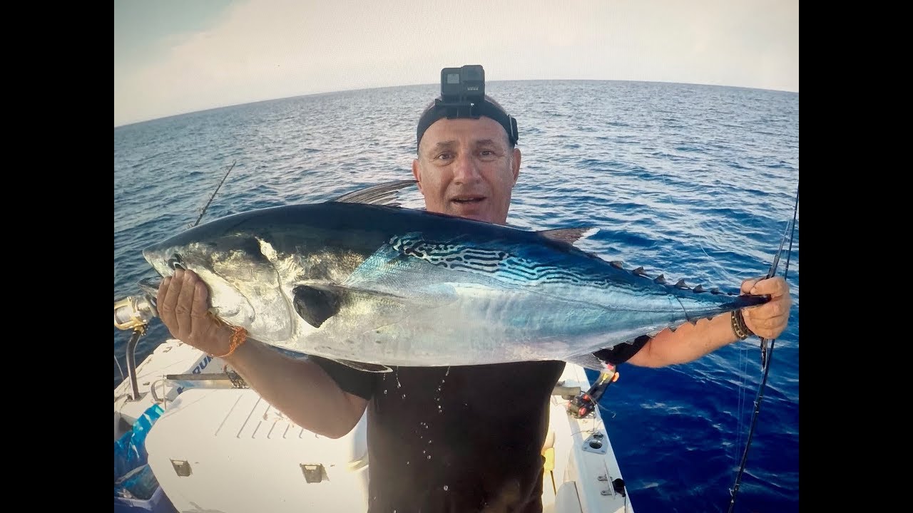 Thonine de 14 kg au Taï rubber dans 150 m de fond - YouTube