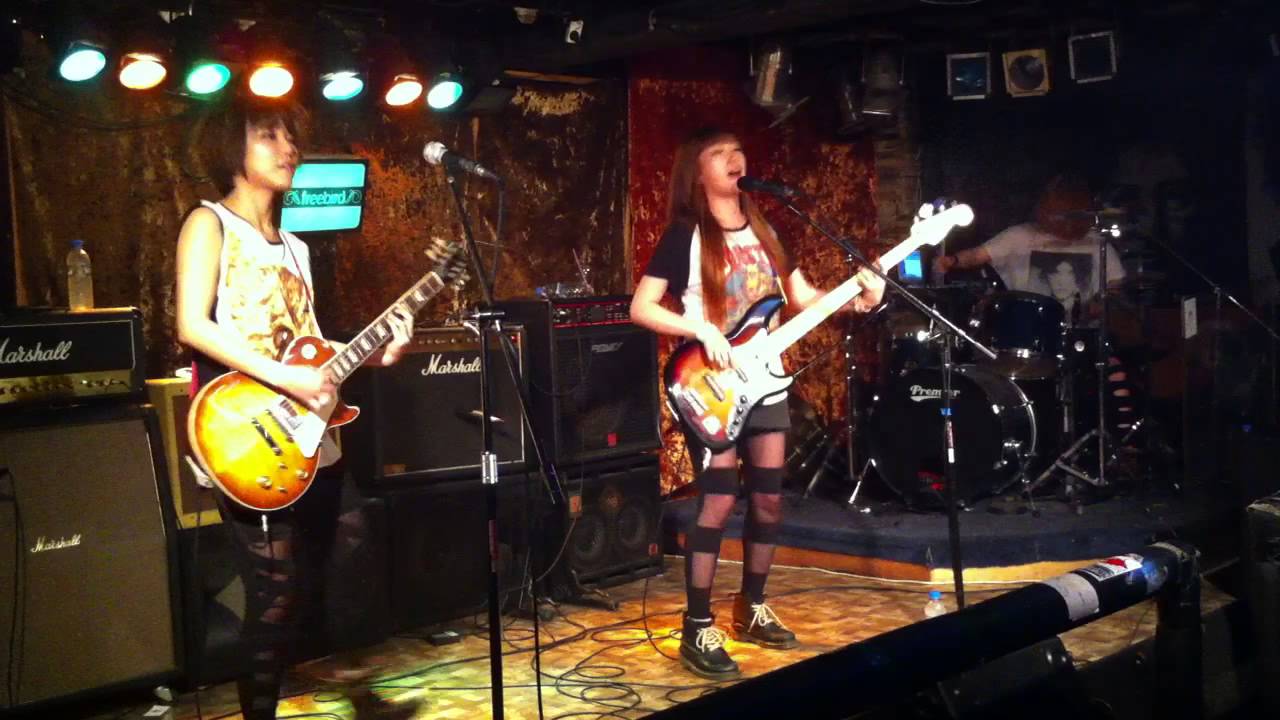 Korean female punk band - YouTube
