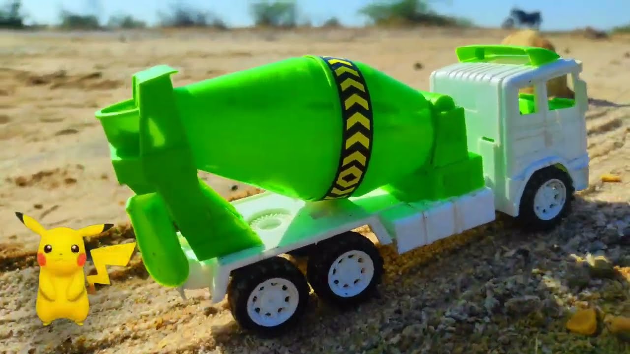 JCB TANK AND TRUCK IN RIVER SAND @ShihoriToys - YouTube