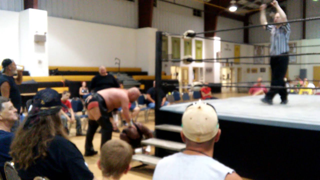 UIW 9-5-15 Butcher Bobby Hayes vs AJ Steele - YouTube