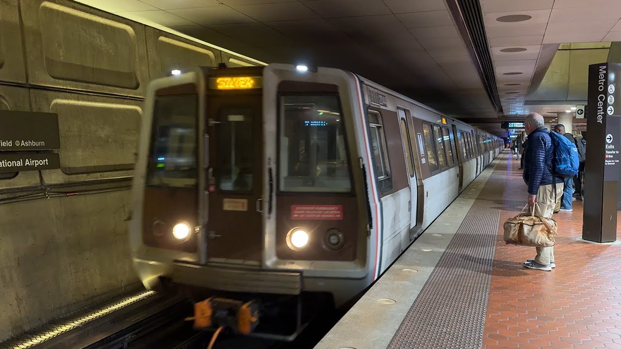 DC Metro Trains at Metro Center - WMATA - YouTube