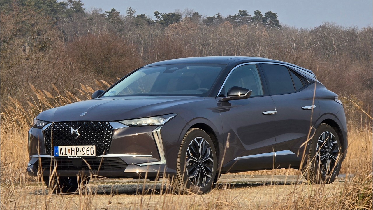 DS 4 Antoine de Saint Exupéry HYBRID 145 48V eDCS6 Night Flight - YouTube