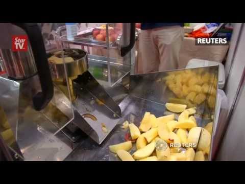 Japan's chef of the future is a robot