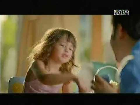 Pilih Handphone atau Oreo (iklan)