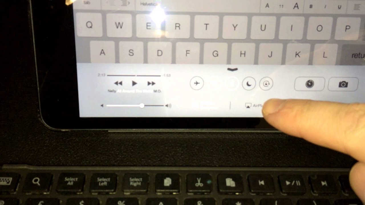 ipad with bluetooth keyboard and streaming to pc screen - YouTube