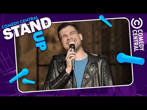 Es Horrible Sudar Cagand* | Stand Up | Comedy Central LA