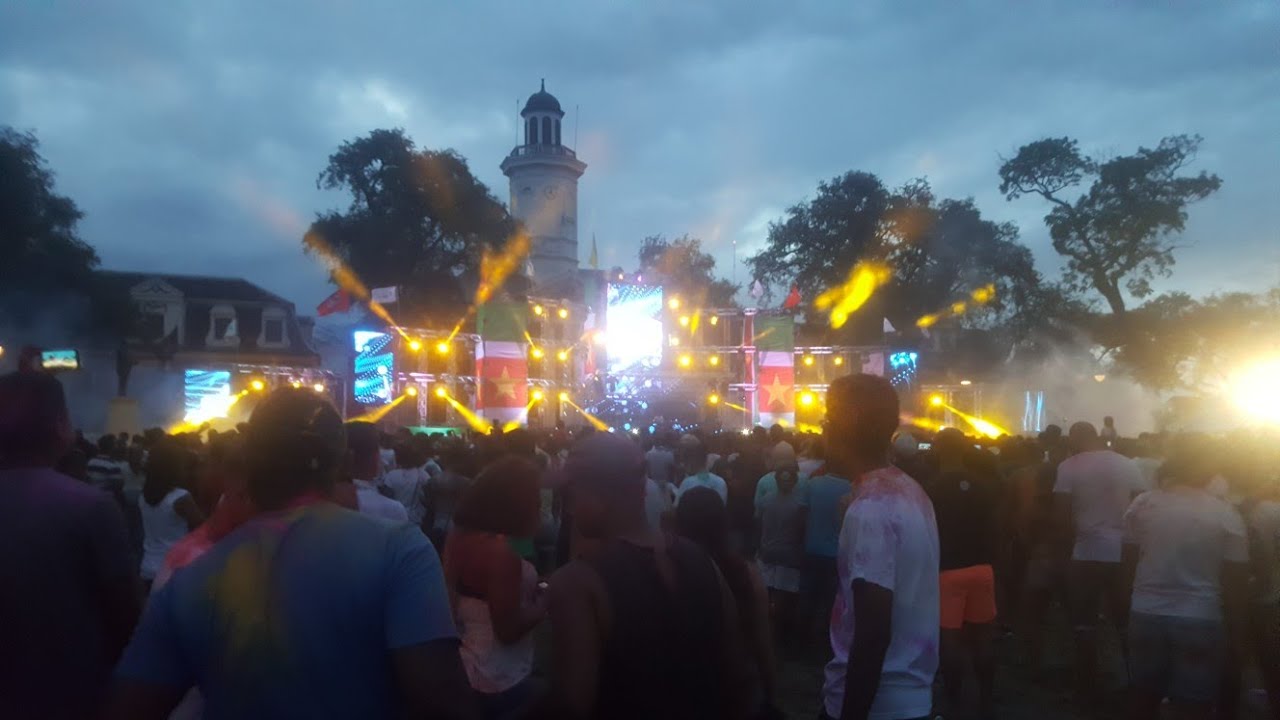 HOLI PAGHWA LUSTIG 2018 EVENT!! 🇸🇷 - YouTube